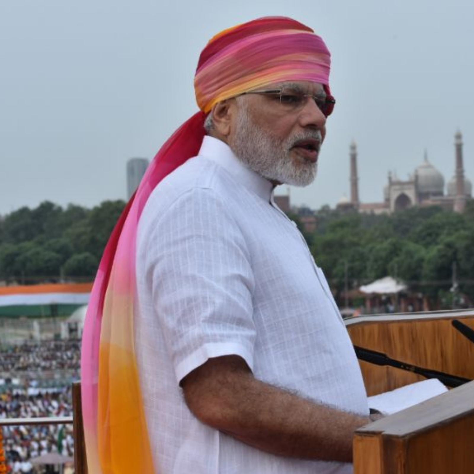 Peacock Hat to Colourful Pagdis: The Many Headgears of PM Narendra Modi ...