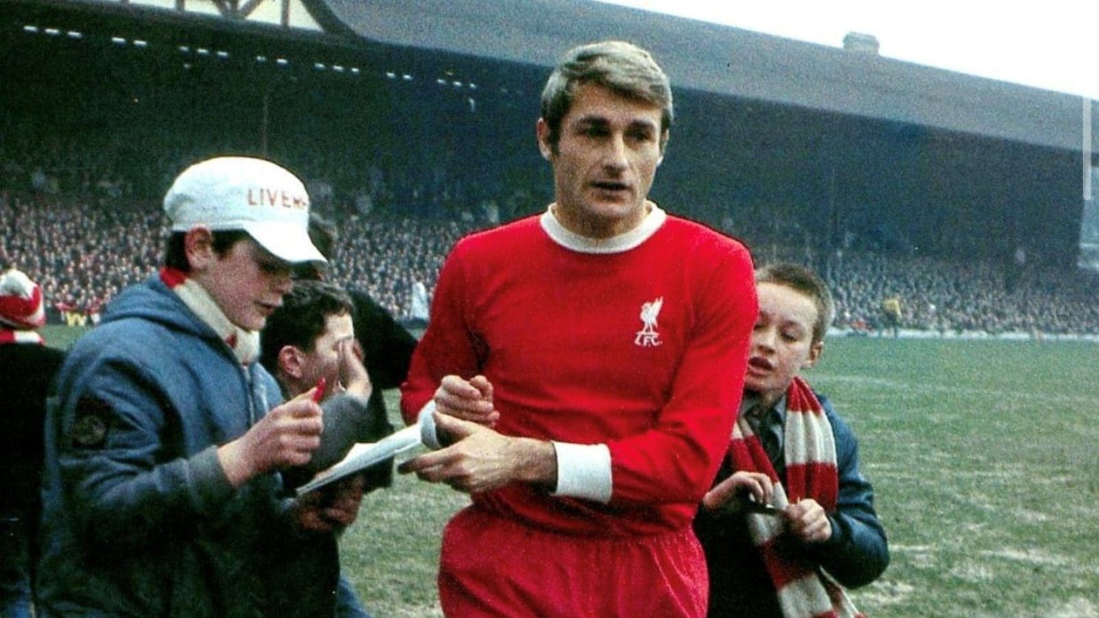 England World Cup Winner and Liverpool Legend Roger Hunt Dies at 83 ...