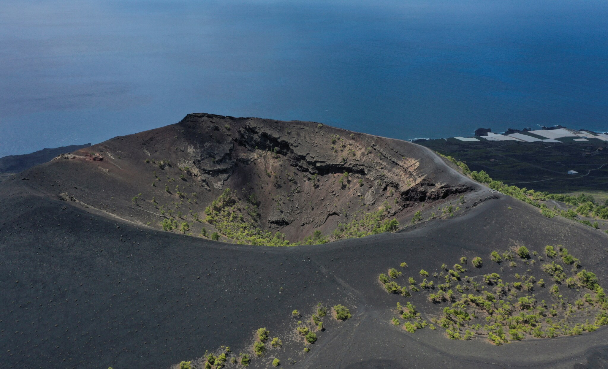 In Photos: Lava Pours Out of Volcano on La Palma in Spain's Canary ...