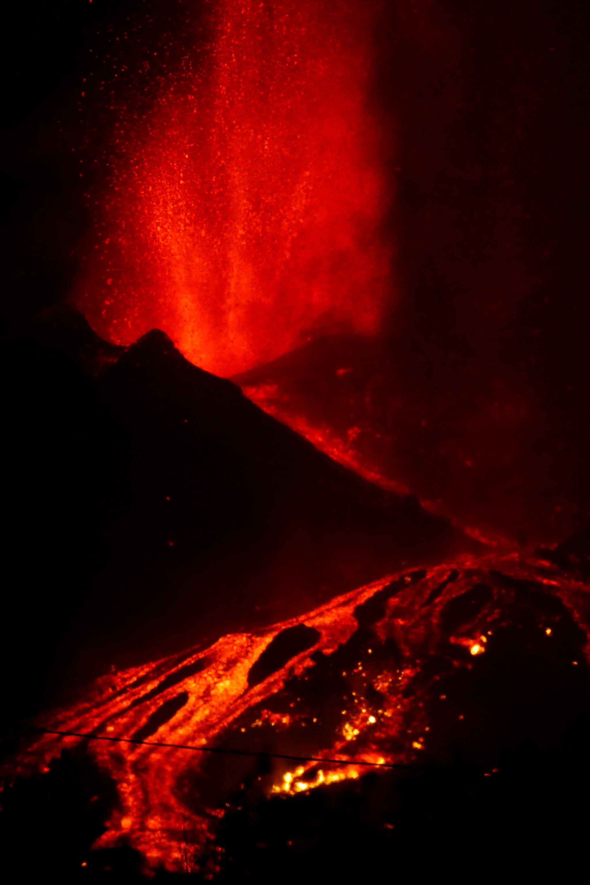 In Photos: Lava Pours Out of Volcano on La Palma in Spain's Canary ...