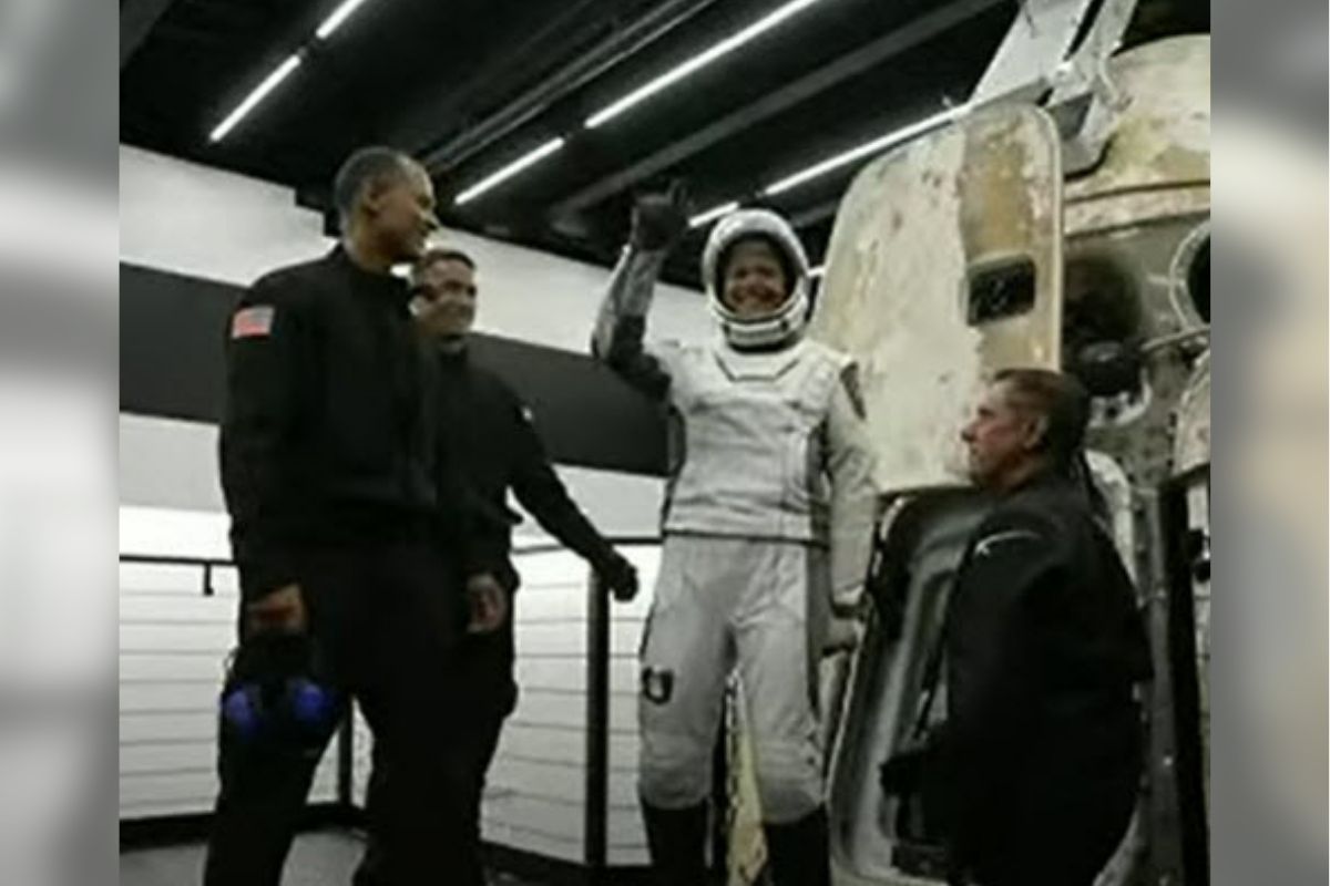 In Photos: SpaceX Inspiration 4 Capsule With All-Civilian Orbital Crew ...