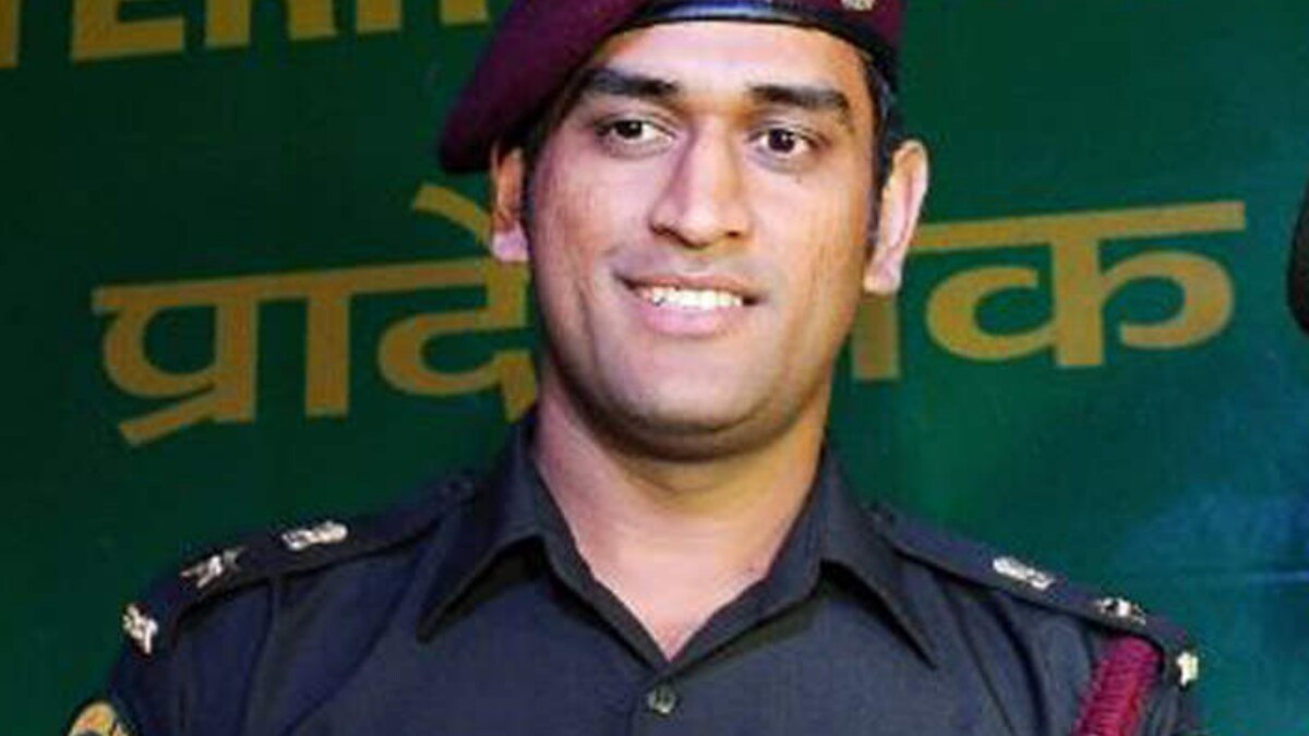 MS Dhoni Named in 15-member Defence Ministry Panel on NCC - News18