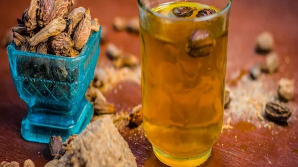 Here Are Some Little-known Health Benefits of Cardamom Water - News18