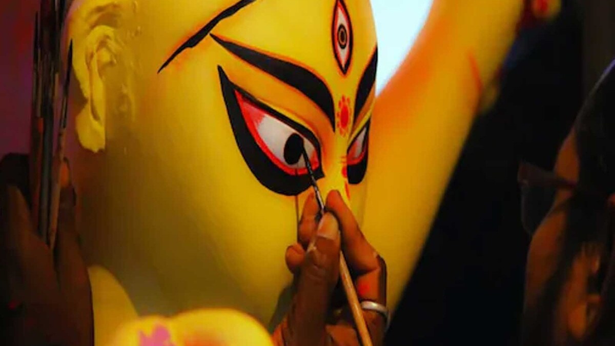 Mahalaya 2021: From History to Celebrations, All You Need to Know - News18