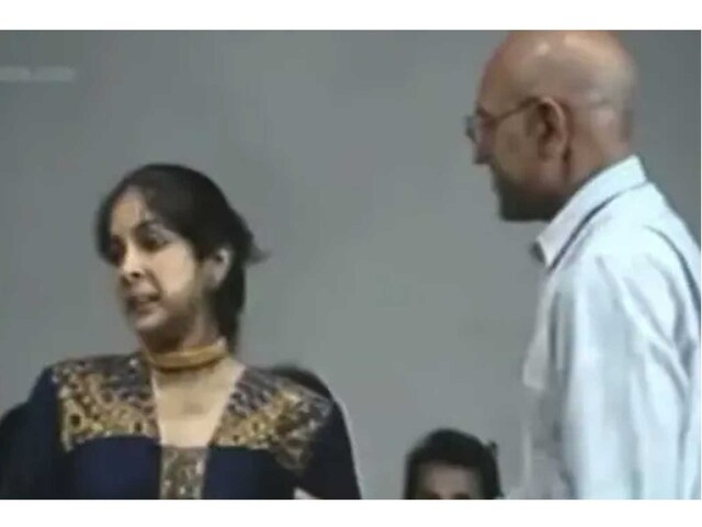 Old Video Shows Neena Gupta Forgets to Shake Hands With Amrish Puri at ...