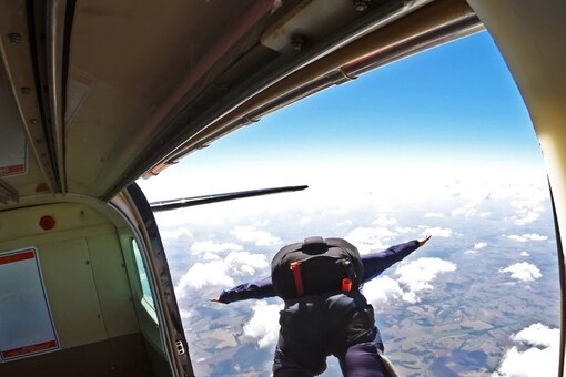 Chilling Video Of Passengers Skydiving Minutes Before Mid-air Collision ...