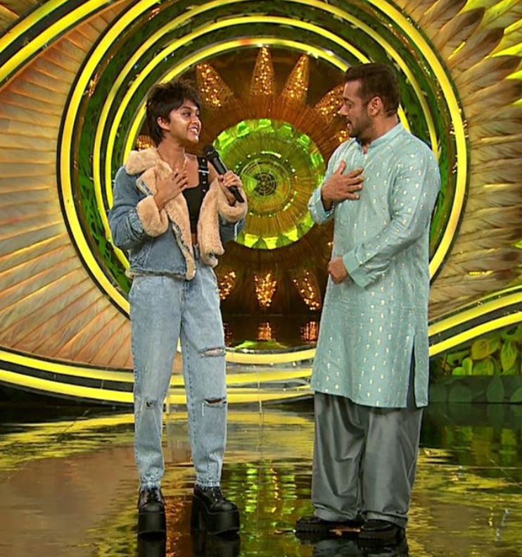 Bigg Boss 15 Day 8 Photos: Salman Khan Gives Special Task to ...
