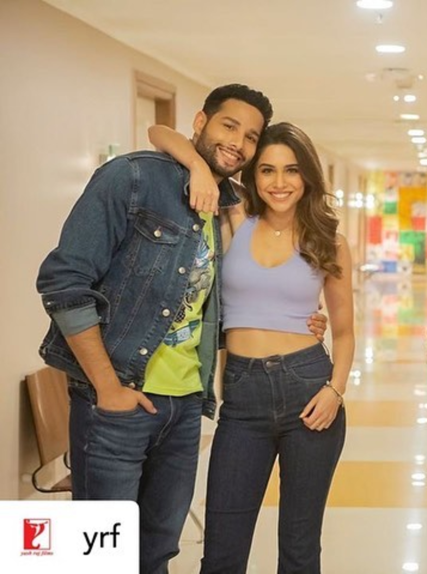 Sharvari Wagh Looks Sexy In Bodycon Top, Channels It With Co-Star ...