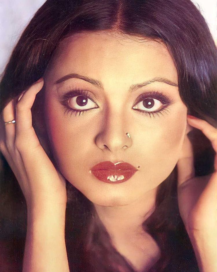 Iconic Looks of 'Timeless Beauty' Rekha - News18