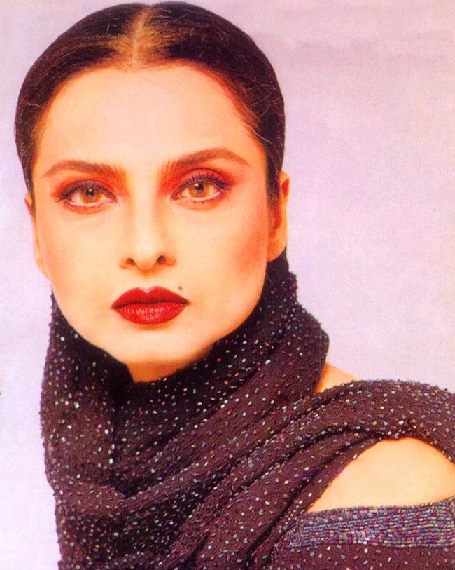 Iconic Looks of 'Timeless Beauty' Rekha - News18