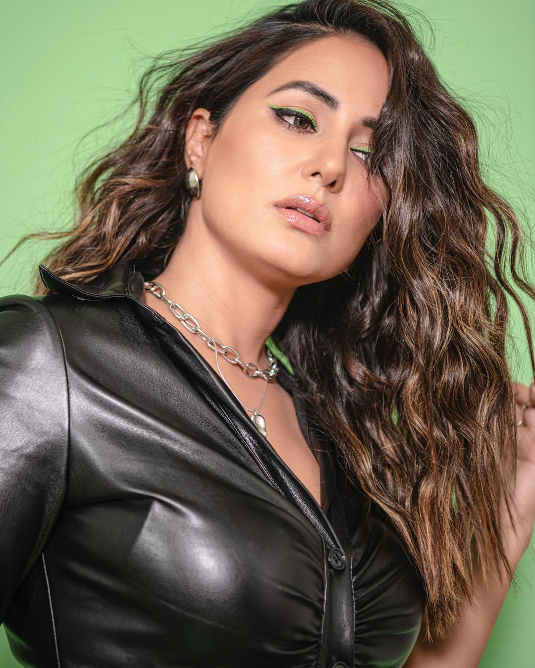 Hina Khan Turns Up The Heat In All-Black Leather Outfit, See Pictures ...