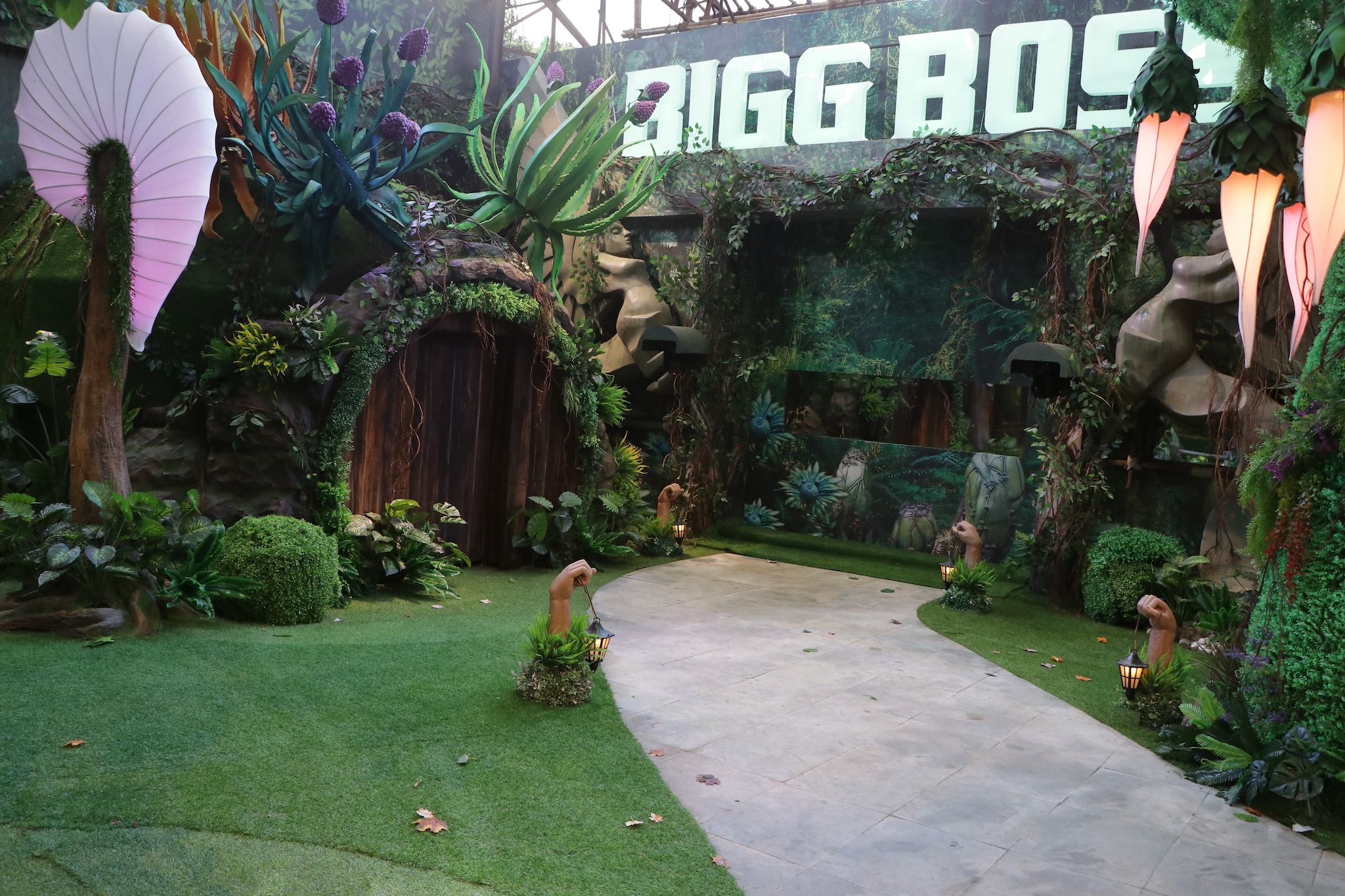 Bigg Boss 15: Salman Khan to Welcome Contestants Into This Jungle ...