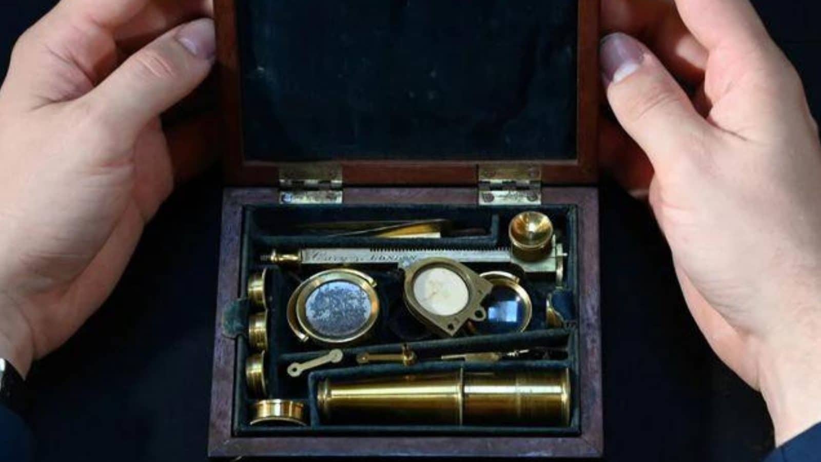 Microscope Charles Darwin Gifted to Son Up for Auction | Buzz News - News18