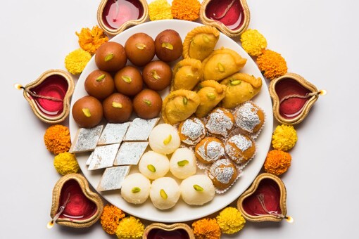 Diwali 2021 Recipes: Celebrate Deepavali with These Traditional Sweets ...