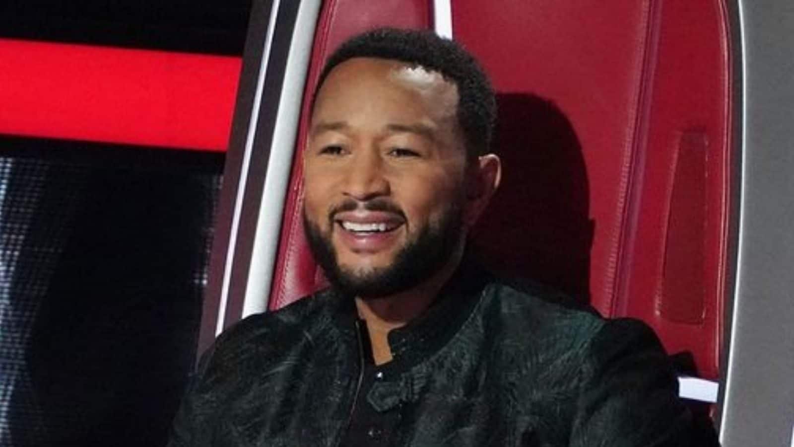 John Legend Stuns Street Musician During Rendition of 'All of Me' By ...