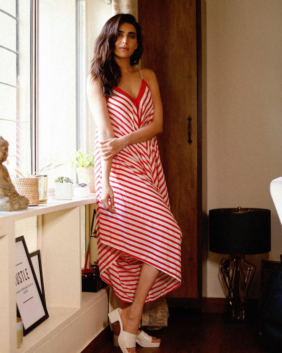 Karishma Tanna Slays It With Her Sense Of Style, See The Diva Look Gorgeous In Anything She ...