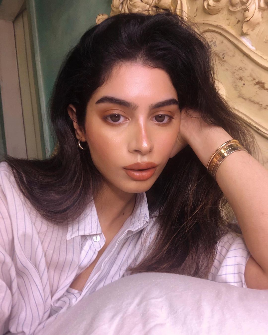 Khushi Kapoor Looks Glamorous In New Selfies, See The Star Kid Slay It ...