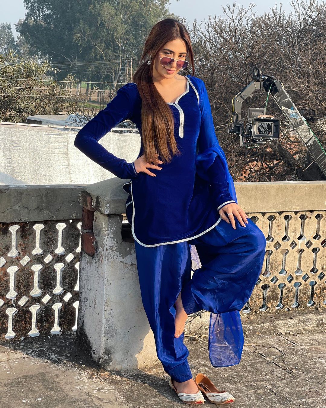 Mahira Sharma Looks Sensuous In Semi-sheer Blue Saree, Check Out Her ...