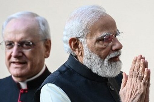 Modi's One-on-one with Pope Historic Fifth, Who Are Other Indian PMs to ...