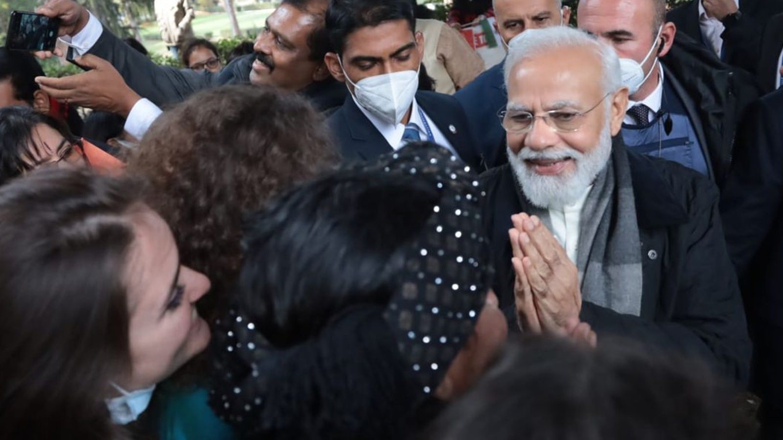 PM Modi Receives Enthusiastic Welcome from Indians in Italy as He ...