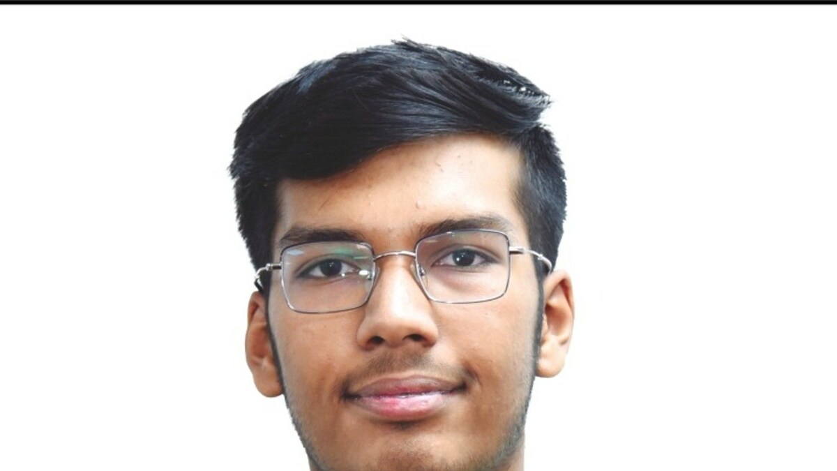 JEE Advanced Topper Mridul Agarwal Gets Highest Ever Marks, Tops IISc Entrance Too - News18