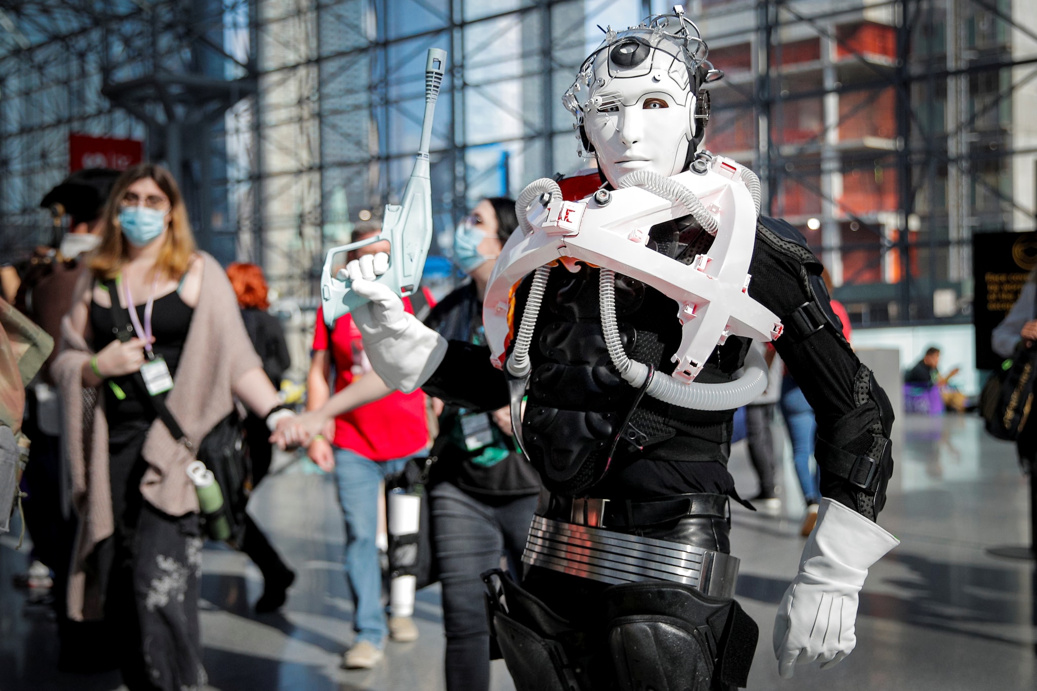 In Photos: The Colourful Costumes From Comic Con as it Returns to New ...