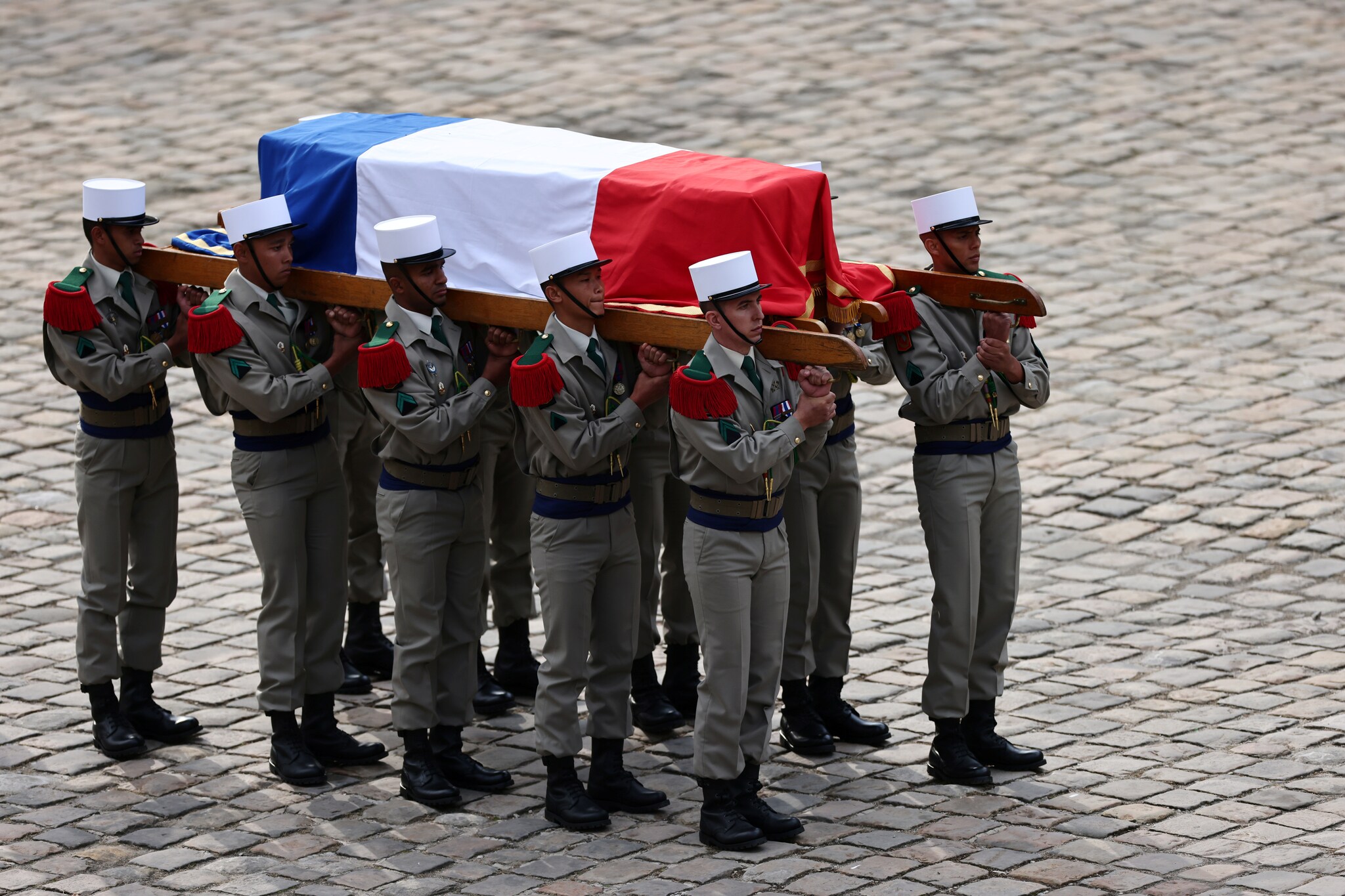 In Photos: France Pays Tribute to Last Survivor of WW2 Liberation Order ...