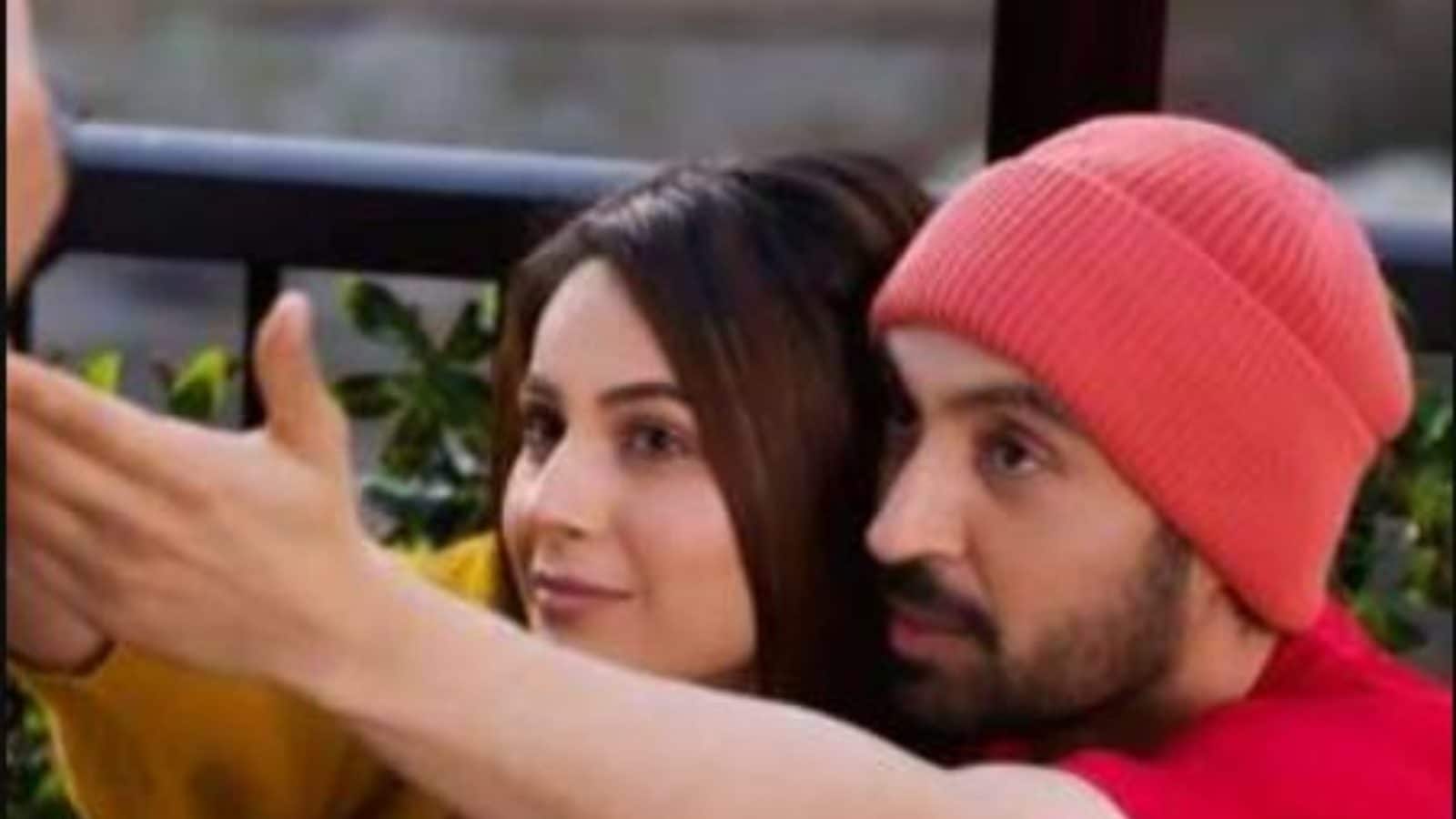 Diljit Dosanjh Thanks Shehnaaz Gill For Honsla Rakh, Calls Her a ...