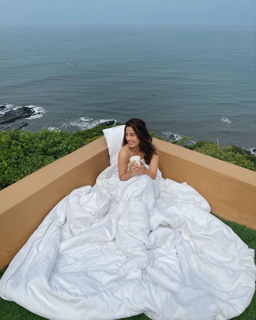 Srishty Rode Makes Heads Turn With Her Bold Photos, See The Diva Raise ...