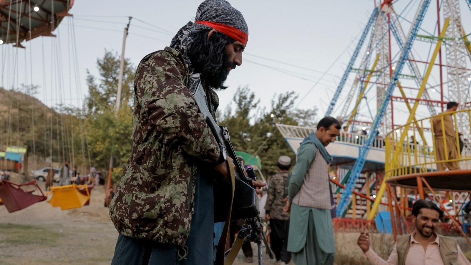 With Machine Guns in Hand, Taliban Fighters Enjoy A Day Off at ...