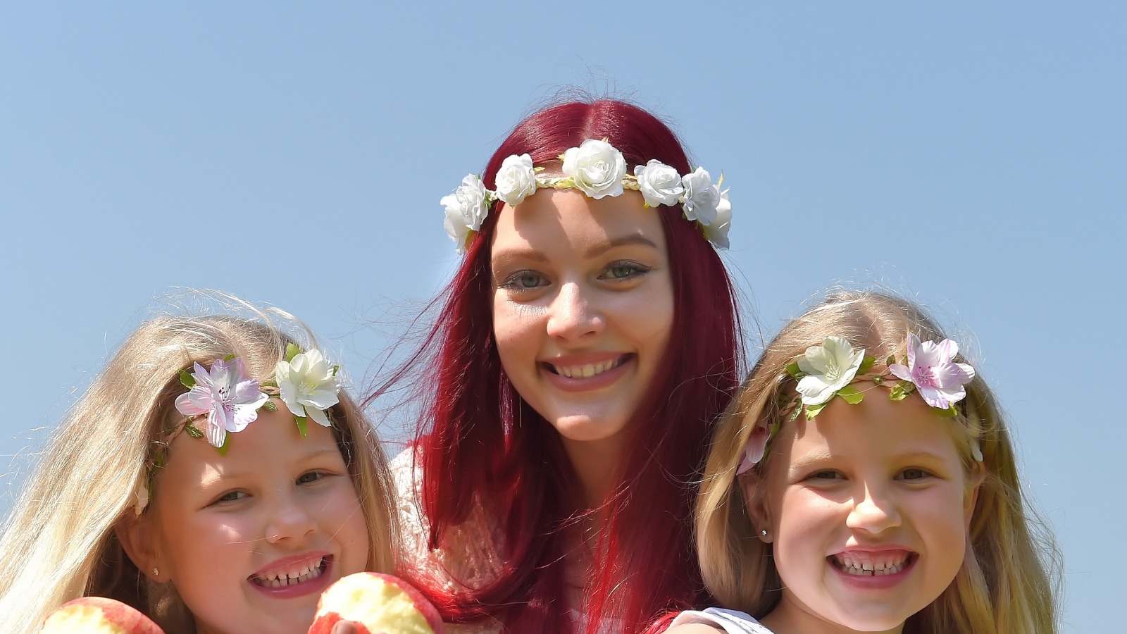 Three US Sisters Share the Same Birthday But in Different Years | Buzz ...