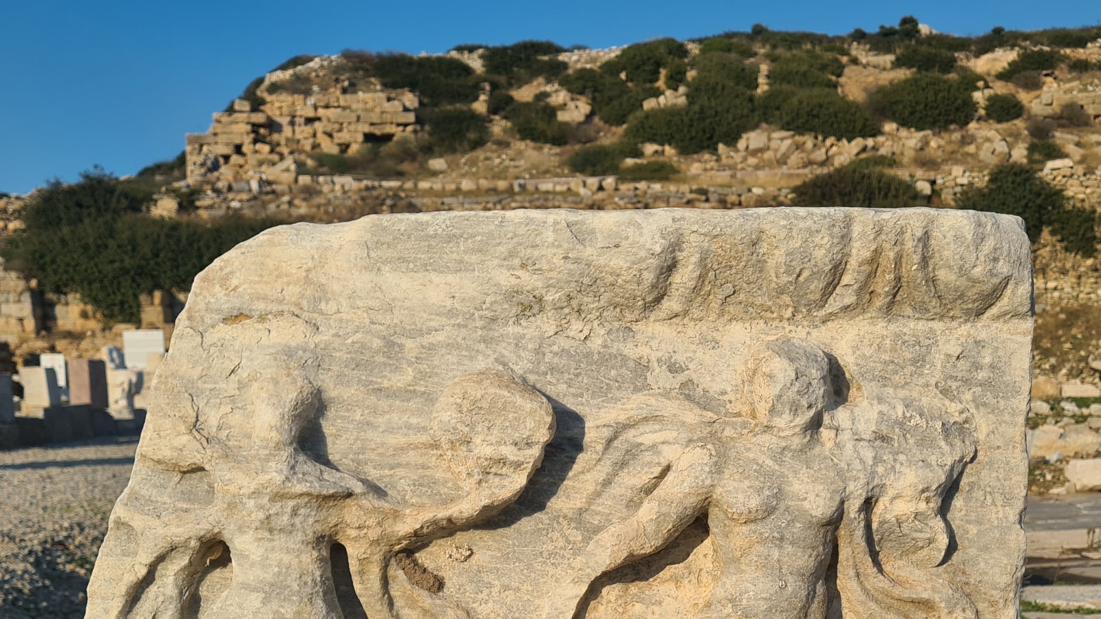 11,000-Year-old Human Figure, Head Carvings Discovered in Turkey | Buzz ...