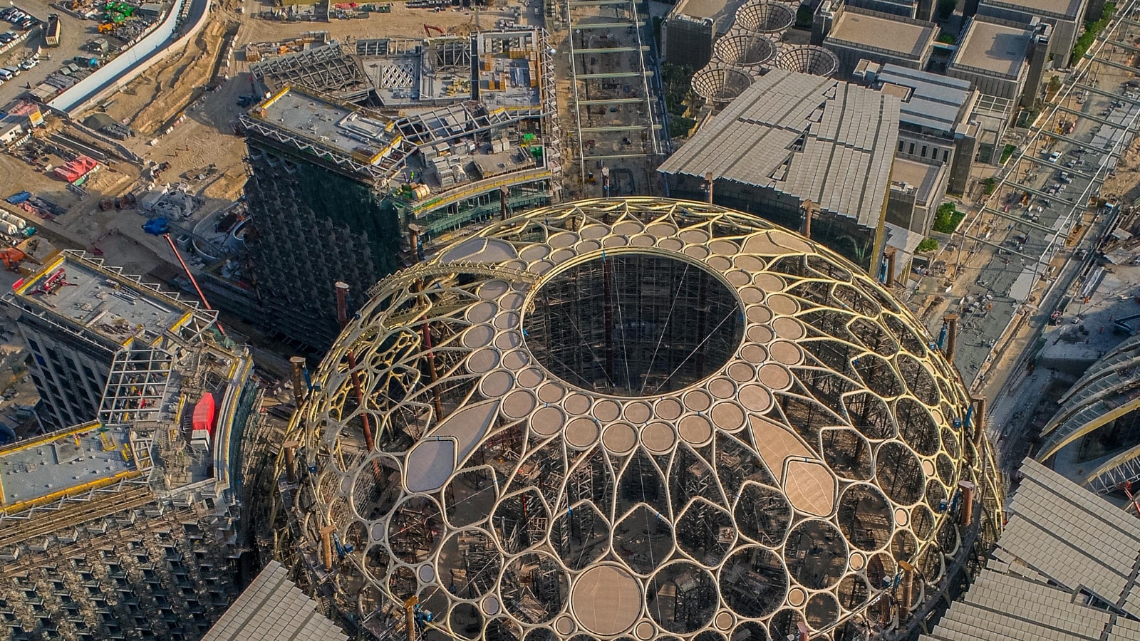 Three Workers Died, 70 Injured While Building Dubai Expo, Officials Say ...