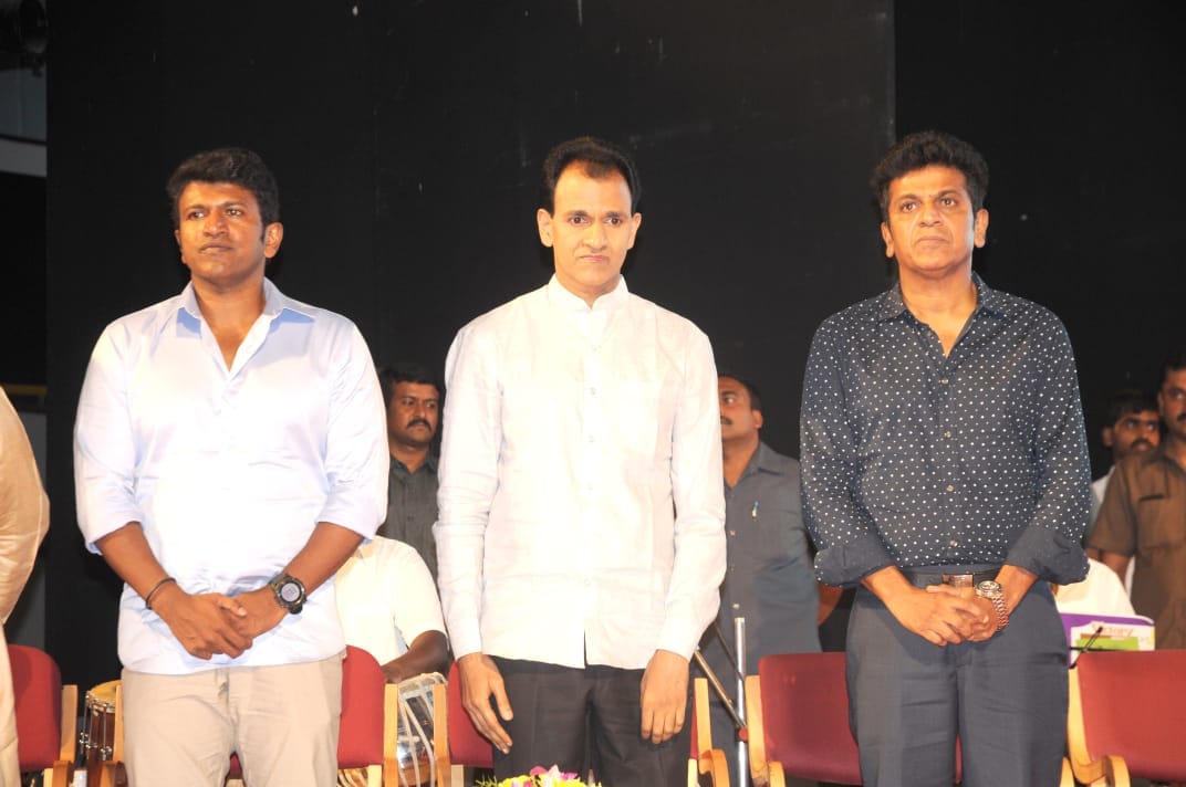 Puneeth Rajkumar Dies Of Heart Attack: Check Out His Rare And Unseen ...