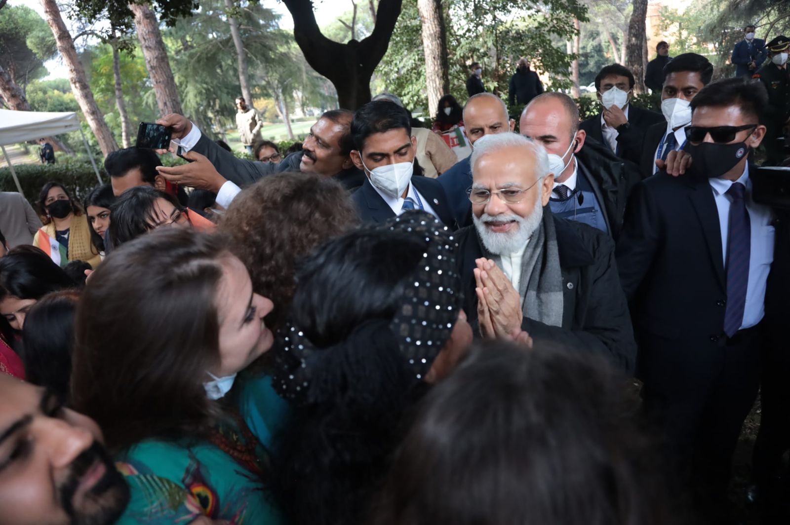 PM Modi Receives Enthusiastic Welcome from Indians in Italy as He ...