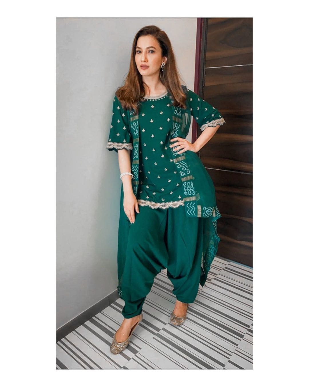 Gauahar Khan Sizzles In One-Shoulder Ruffle Dress, See Diva Slay Shades ...