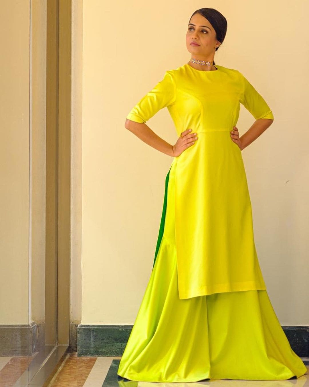 Amruta Subhash Stuns In White Pant-Suit, Take A Look At Diva's ...