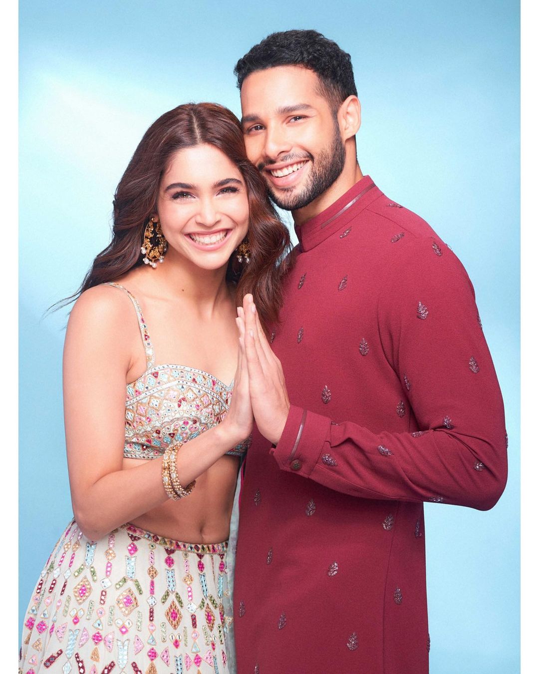 Sharvari Looks Sexy In Black Bralette, See Her Sensuous Pictures With ...