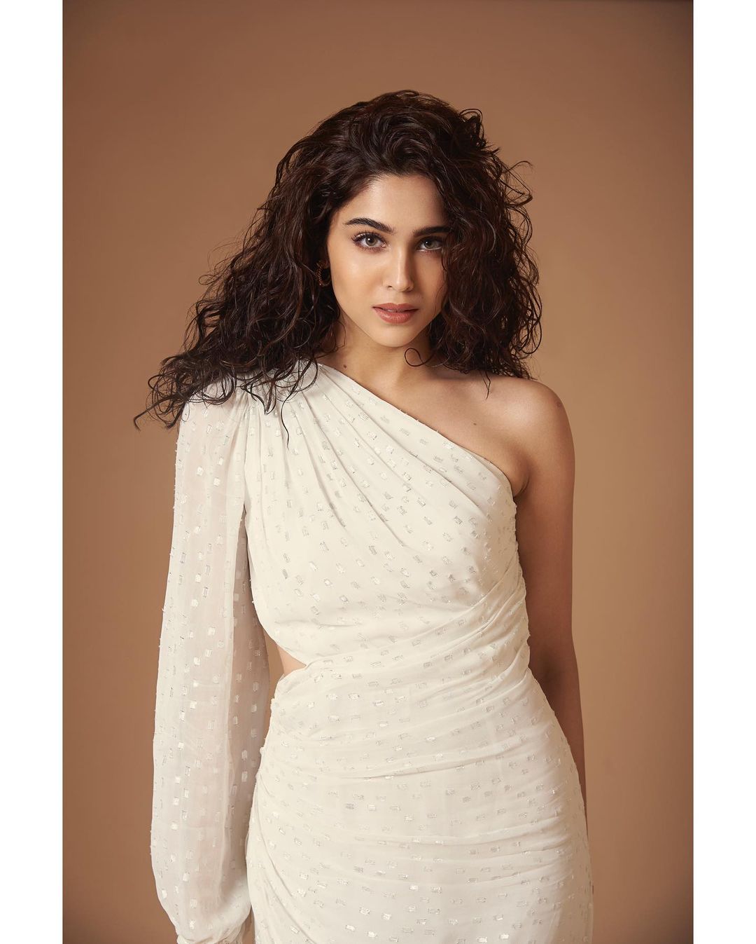 Sharvari Spills Sass On Instagram As Diva Flaunts Gorgeous Look In ...