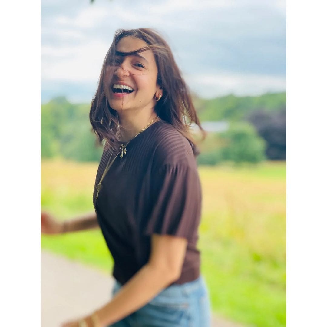 Anushka Sharma Flaunts Flawless Skin In Sunny Photoshoot, See Diva's ...