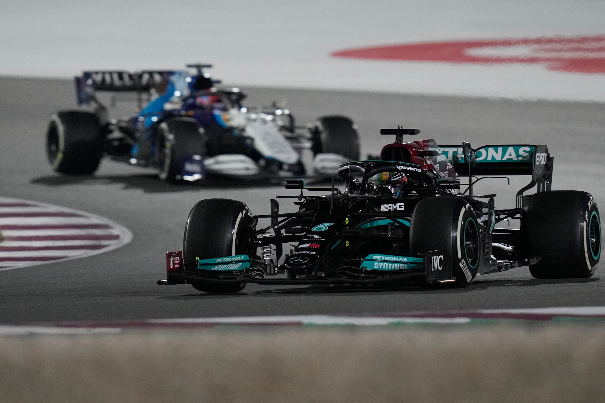F1: Lewis Hamilton Wins Qatar Grand Prix as Max Verstappen's Lead ...
