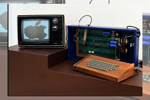 Holy Grail: Apple 1 Computer Built by Steve Jobs May Fetch Up to Rs 4 ...
