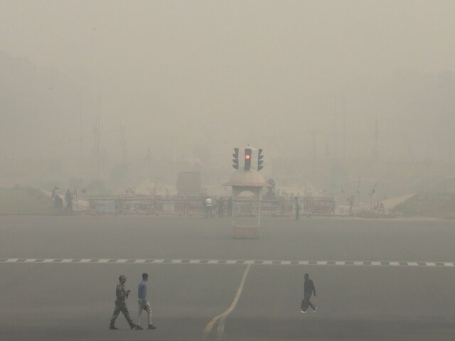 Delhi's Air Quality Worsens to 'Severe' Category as Temperature Drops ...