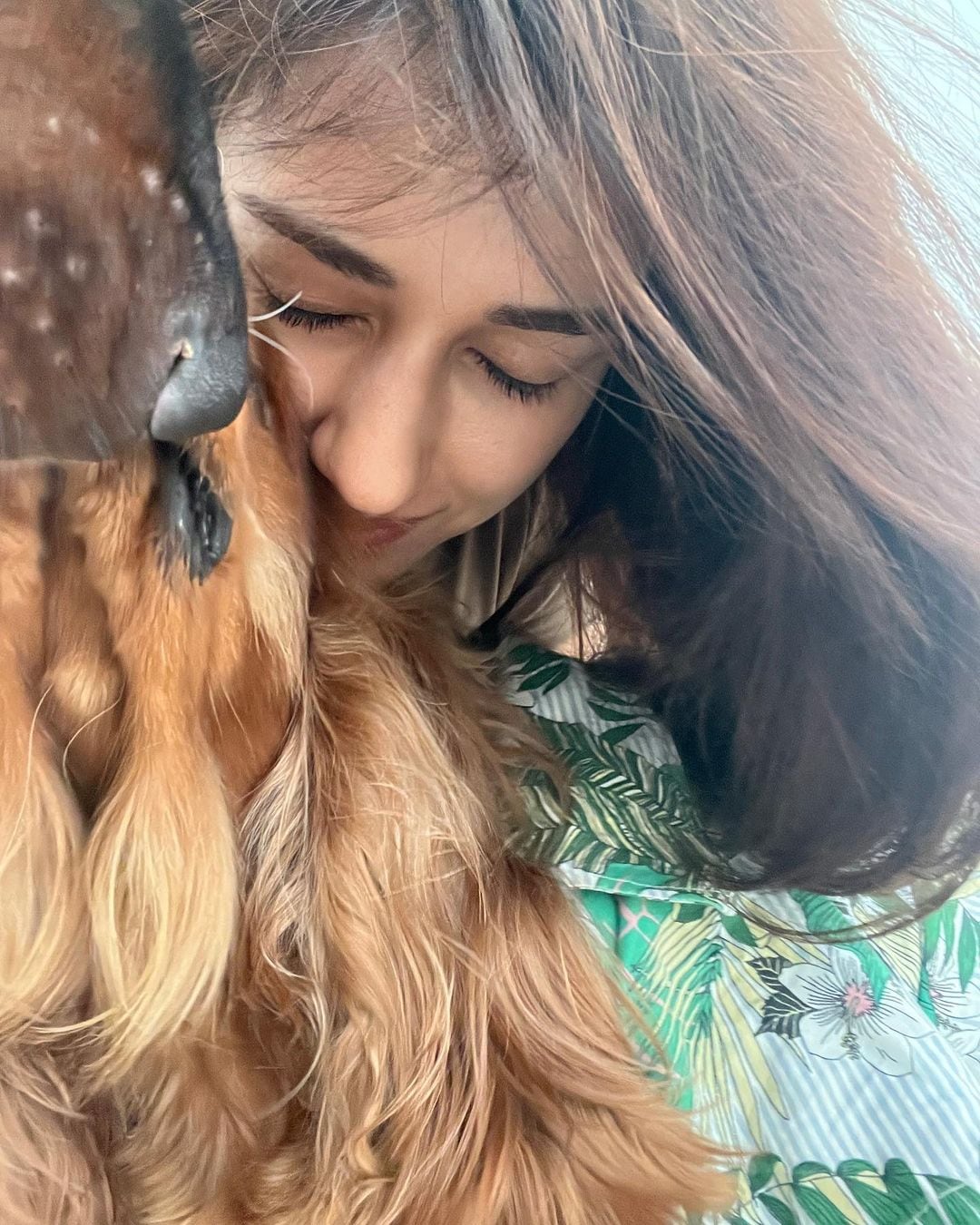 Disha Patani Rings In Cuddle Season With Her Pets, See The Diva's ...
