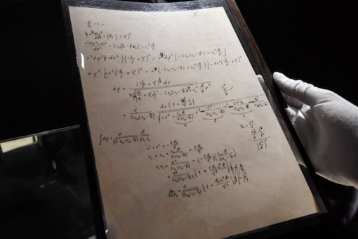 Albert Einstein's Handwritten Theory of Relativity Notes Fetch $13m at ...