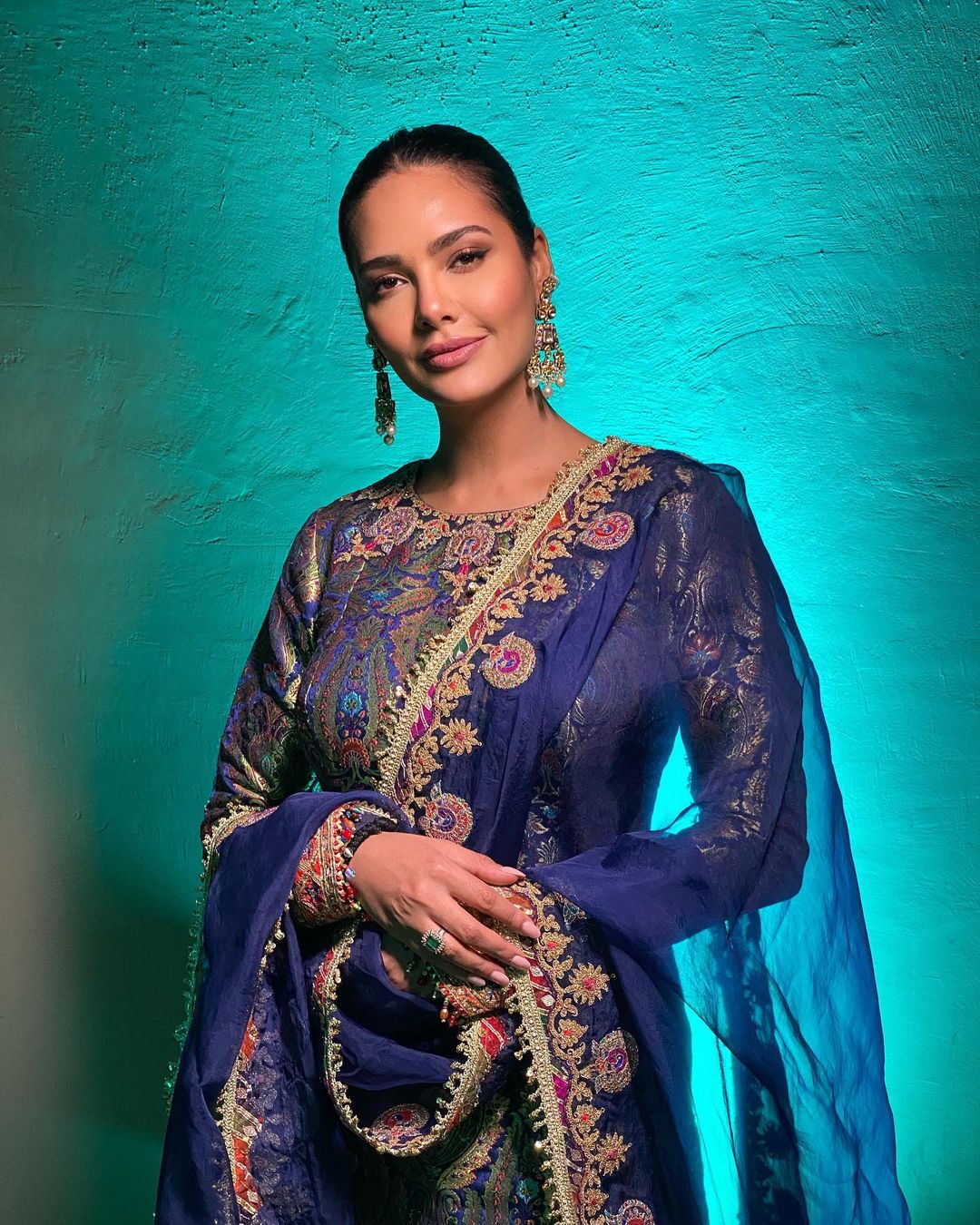 Esha Gupta In Yellow And Purple Lehenga Is What Regal Dreams Are Made ...