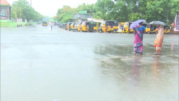 Tamil Nadu Rains LIVE Updates: IMD Warns of Extremely Heavy Rainfall ...
