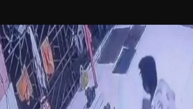 Thief Prays to God Before Stealing Temple Cash Box in Maharashtra's ...