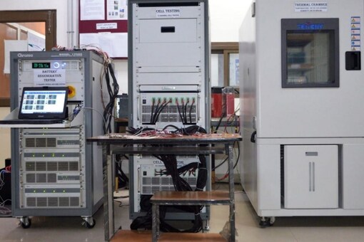 IIT Delhi Sets up 3 Labs for Research in E-vehicles - News18