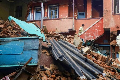One Killed, Four Injured After Under-construction House Collapses in ...